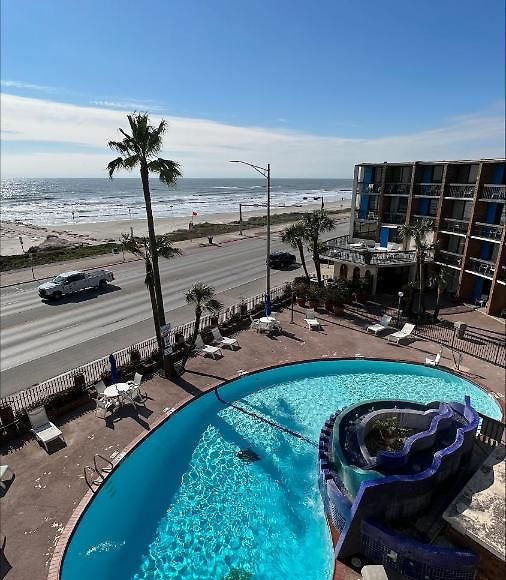 Commodore On The Beach Galveston Resort: Best Prices & Reviews | All ...