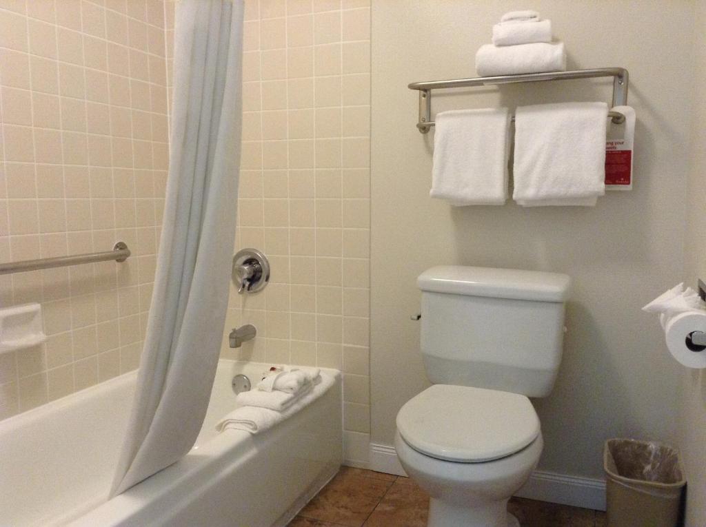 Ramada By Wyndham Oceanside Hotel Resort: Best Prices & Reviews | All ...